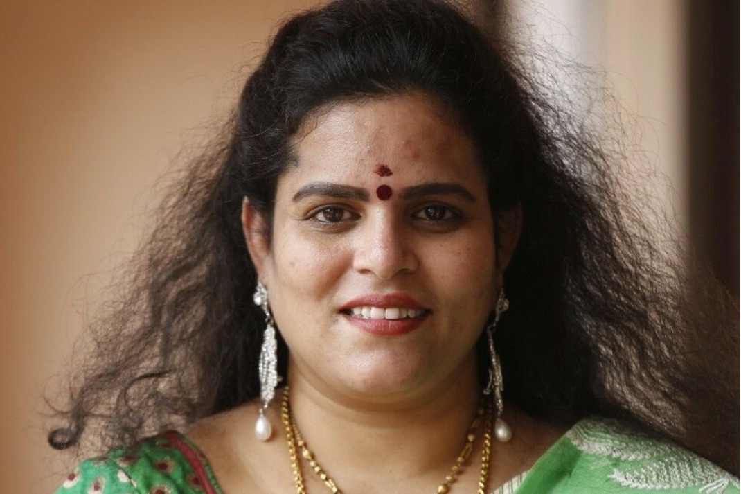 : Actor Karate Kalyani, YouTuber Srikant Reddy publicly slap..