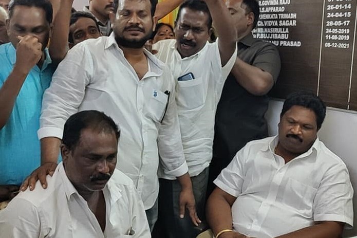 Chirla Jaggireddy: MLA Jaggi Reddy sleeps in PS, demands suspension..