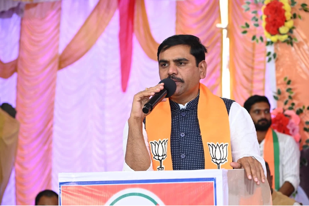 ఏపీలో ఆ రెండు పార్టీలకు అవకాశం ఇచ్చారు ఆ తర్వాత ఏమైందో అందరికీ 8650